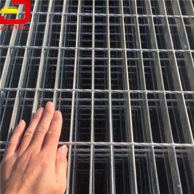 China 32x5 Hot Dipped Galvanized Bar Grating , Industrial Walkway Grating for sale