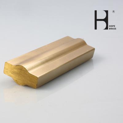 Cina La serratura a cilindro d'ottone di anti corrosione, H62 ha espulso profili d'ottone in vendita