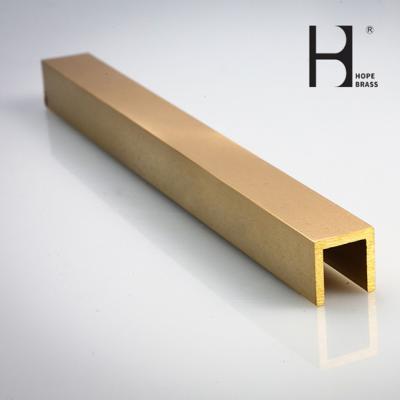 Cina Profilo d'ottone inossidabile brillante di L2800mm U per la decorazione in vendita
