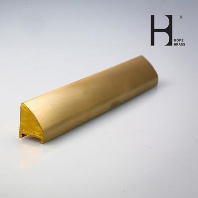 Cina La serratura a cilindro d'ottone di anti corrosione, H62 ha espulso profili d'ottone in vendita
