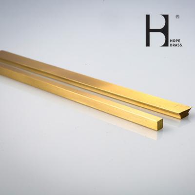 Cina Fade Proof Brass Flat Bars in vendita