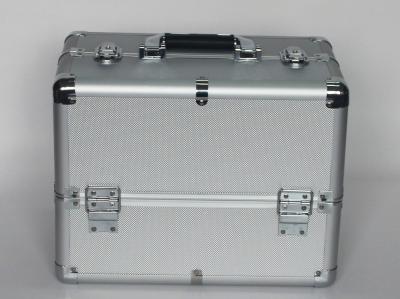 China Custom Large Aluminium Vanity Case , Lockable Aluminum Makeup Case for sale