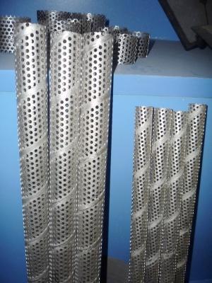 Cina Tubo d'acciaio perforato saldato spirale del materiale da costruzione con molti requisiti in vendita