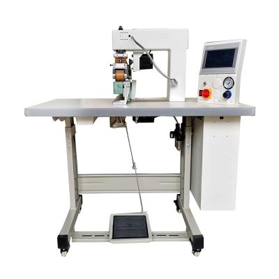 China New High Production Auto PLC Core Seamless Adhesive Fabric Bonding Machine for Industrial Sewing for sale