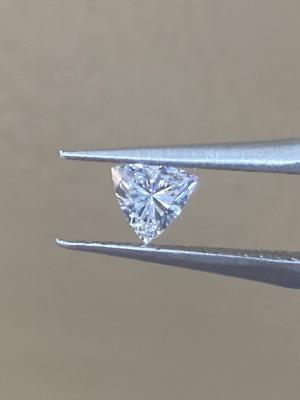 중국 IGI 인증 CVD 삼각형 절단 실험실 자란 흰 다이아몬드 1.58ct-2.89ct D VS1 보석 판매용