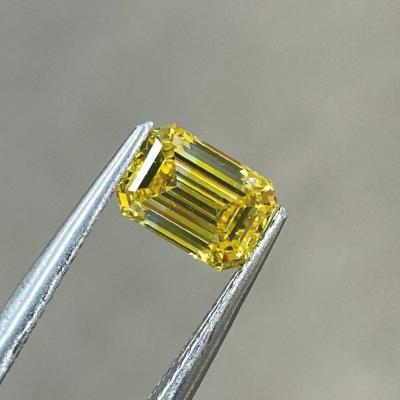 Cina Il laboratorio sciolto di HPHT ha creato Diamond Emerald Cut giallo IGI diplomato in vendita