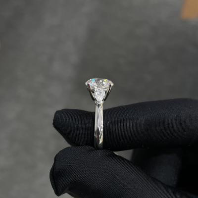 China Lab Grown Diamond Rings 3.01ct CVD White F VS2 Three-stone Style Round for sale