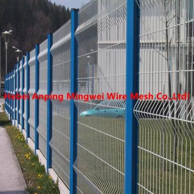 China New Style Galvanized Meatl Curvy Welded Wire Mesh Fence for sale