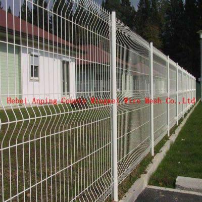 China Bilateral wire Fence Curvy Welded Fence Triangular Bending Wire Mesh iron decorative garden fence for sale