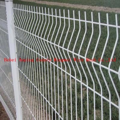 China curvy welded triangular bending wire mesh fence for sale