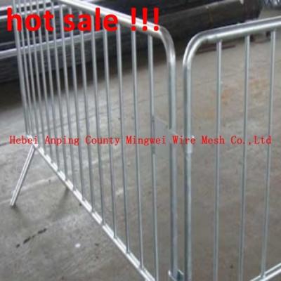 China Galvanized Bata fence steel tube crowd control barriers removable fence for sale