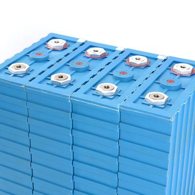 Cina 3500 Durata del ciclo CALB 3.2 V 200ah Cella prismatica ricaricabile al litio ferro fosfato in vendita
