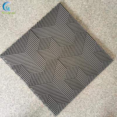 Cina 400 * 400 * 18mm PP Pavimento da garage Capacità di peso di almeno 30 tonnellate Perfetto per applicazioni pesanti in vendita