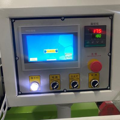 Cina La trecciatrice automatica professionale del bordo facile fa funzionare la macchina del regolatore di bordo del PVC in vendita