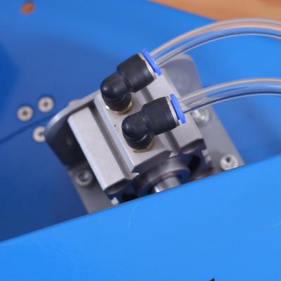 Cina bordo Bander dell'impiallacciatura del MDF della sbavatrice 10-60mm di 6m/Min Through Feed Edge Banding in vendita
