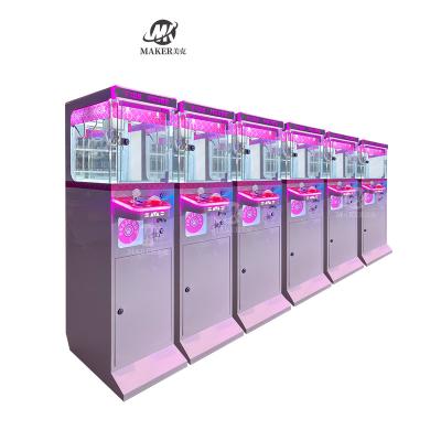 Cina Coin Operated Arcade Claw Crane Machine Toy Gift Claw Vending Machine in vendita