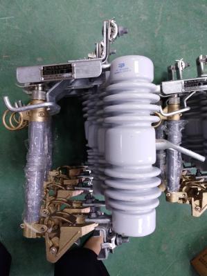 中国 切り取られる/15KV屋外Hvの磁器のドロップアウトのヒューズ200のAmp切り取られる100つのAmp 販売のため