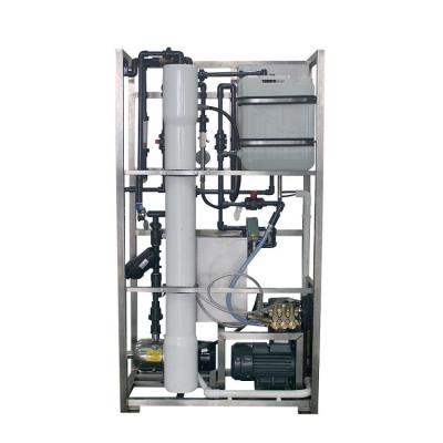 Cina Pianta di desalificazione dell'acqua di mare 500L del risparmio energetico di potere di 5.5KW 7.5KW piccola in vendita