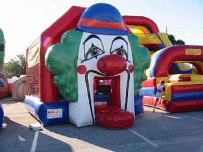 China Funny Clown Commercial Jumping Castles Bounce Houses For Kids for sale