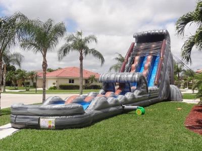 China Parque de atracciones prenda impermeable inflable del PVC de la aduana de 30 toboganes acuáticos del carril pie2 en venta