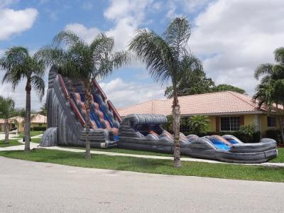China Parque de atracciones prenda impermeable inflable del PVC de la aduana de 30 toboganes acuáticos del carril pie2 en venta