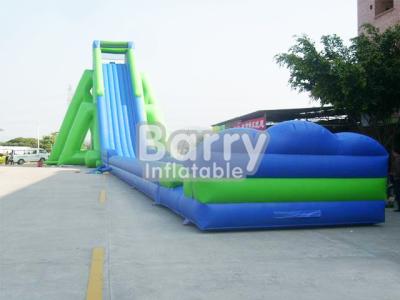 Cina Scivoli gonfiabili massicci materiali del PVC dello scivolo gonfiabile gigante verde e blu per prato inglese in vendita