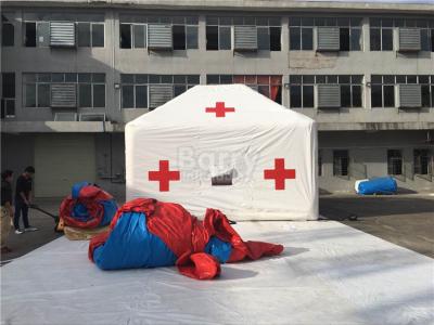 China Openlucht Medische Opblaasbare Tent van het bevorderings de Witte Rode Kruis met Embleemdruk for sale