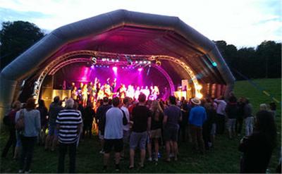 China Cubierta inflable comercial de la etapa de la media bóveda blanca y negra para el concierto o los acontecimientos en venta