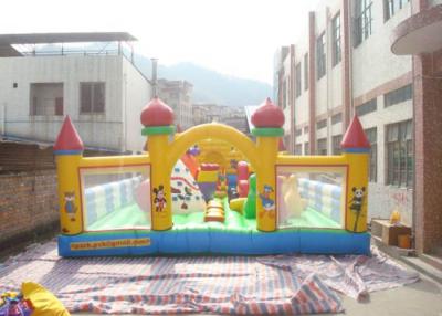 中国 EN71 子供のゲームのための大きいポリ塩化ビニールの防水シートの膨脹可能な弾力がある城 販売のため