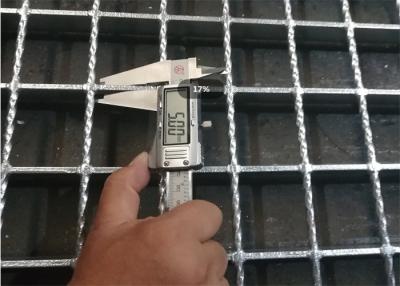 China 32x5mm Bearing Bar Machine Welded Hot Galvanized Steel Gratings Plain Surface for sale