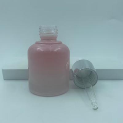 Cina Bottiglia di vetro rosa riciclabile 2025 per flaconi contagocce per oli con collare argentato, lusso all'ingrosso 30ml in vendita
