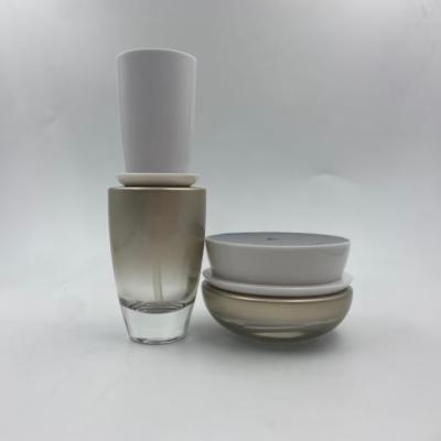 Cina Flacone di lozione, flacone cosmetico con pompa e tappo, vasetto di crema, packaging cosmetico OEM in vendita