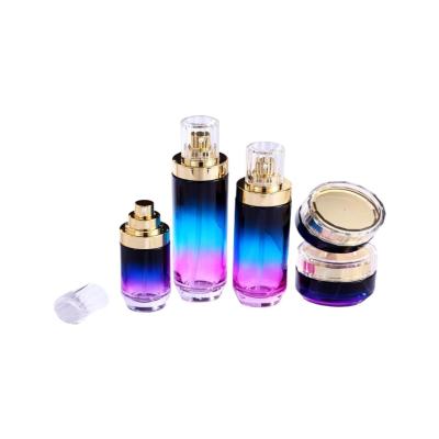 China 40ml pompFlessenglas de Kosmetische Purpere Kleur van de Verpakkingsgradiënt Te koop