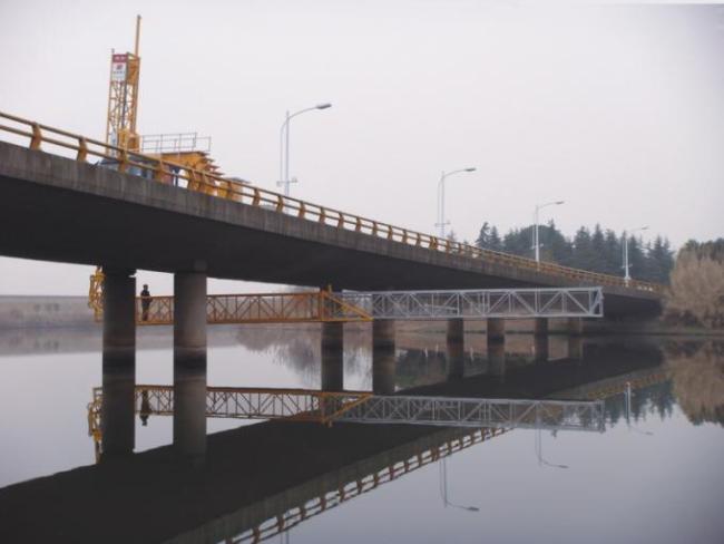 Platform Type Bridge Inspection Truck chassis VOLVO 8x4 309KW(420HP)