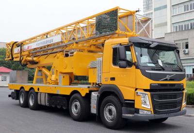 22m sotto il camion di ispezione del ponte