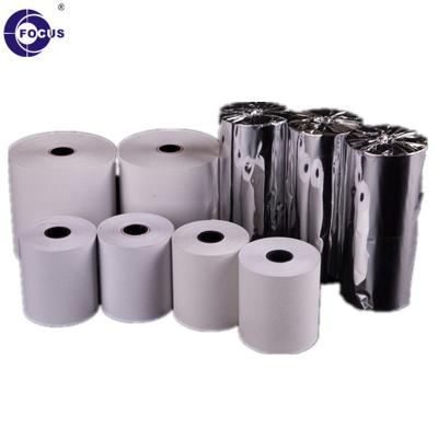 China Diámetro del rollo Jumbo Rollo de papel térmico 45 gramos Para impresión en venta