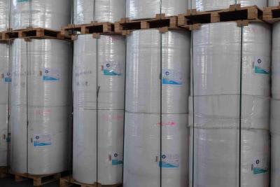 China Papel de rolo de etiquetas térmicas de 3 polegadas essencial para embalagens de rotulagem em várias indústrias for sale