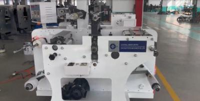 China Máquina de corte a óleo de etiqueta adesiva para adesivos em branco - velocidade de 70 m/min à venda