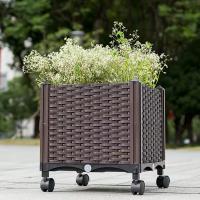 China Customizable Plastic Vegetable Planter Box on Wheels with Automatic Watering Tray 2 Drain Holes for sale