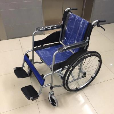 Cina Rehabilitation foldable lightweight manual wheelchair multifunctional economical lightweight wheelchair for the handicapped in vendita