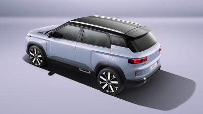 Cina 2025 Geely Auto ICON Linglong 1.5TD Fuel Car 5 porte 5 posti in vendita