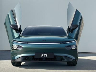 Cina 2024 Sport Xpeng Sedan P7i 550KM Pro Fast Charging 5 posti in vendita