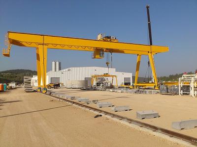 China Engineer Avaliable Installation Overseas Double Girder Gantry Crane 10 ton,Gantry Crane 20ton with Reasonable for sale