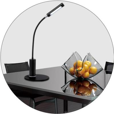 Chine La secousse de commutateur de contact a mené la lampe de table, protection oculaire menée lisant des lumières à vendre