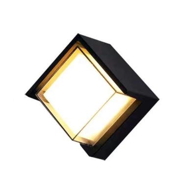 Cina 15W Modern LED Wall Light per l'illuminazione e la progettazione dei circuiti 15000 ore di durata in vendita