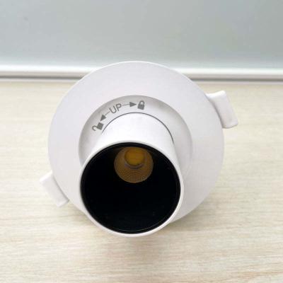 Cina 60lm/w Lampada Efficienza luminosa Base di cablaggio Ugr 6w 400lm Down Light 38 gradi Spotlight in vendita