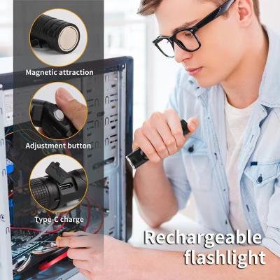 China 5.0V/2.4A USB-carcharger voor mobiele telefoons met draagbare LED-zaklamp en gelijkstroomtoevoer Te koop