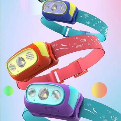 China Farol infantil IPX4 Ideal para atividades ao ar livre e leitura de presentes de Natal à venda