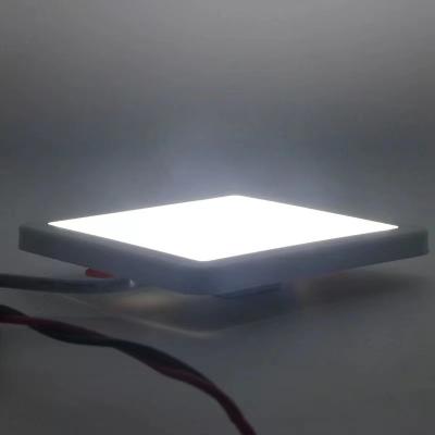 Cina Luce LED ad alta efficienza luminosa 3W-24W per montatura in superficie in bianco in vendita