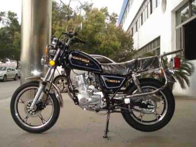 China Motocicleta tradicional ligera de la impulsión de dos ruedas del motor de la moto de la motocicleta de Suzuki GN125 en venta